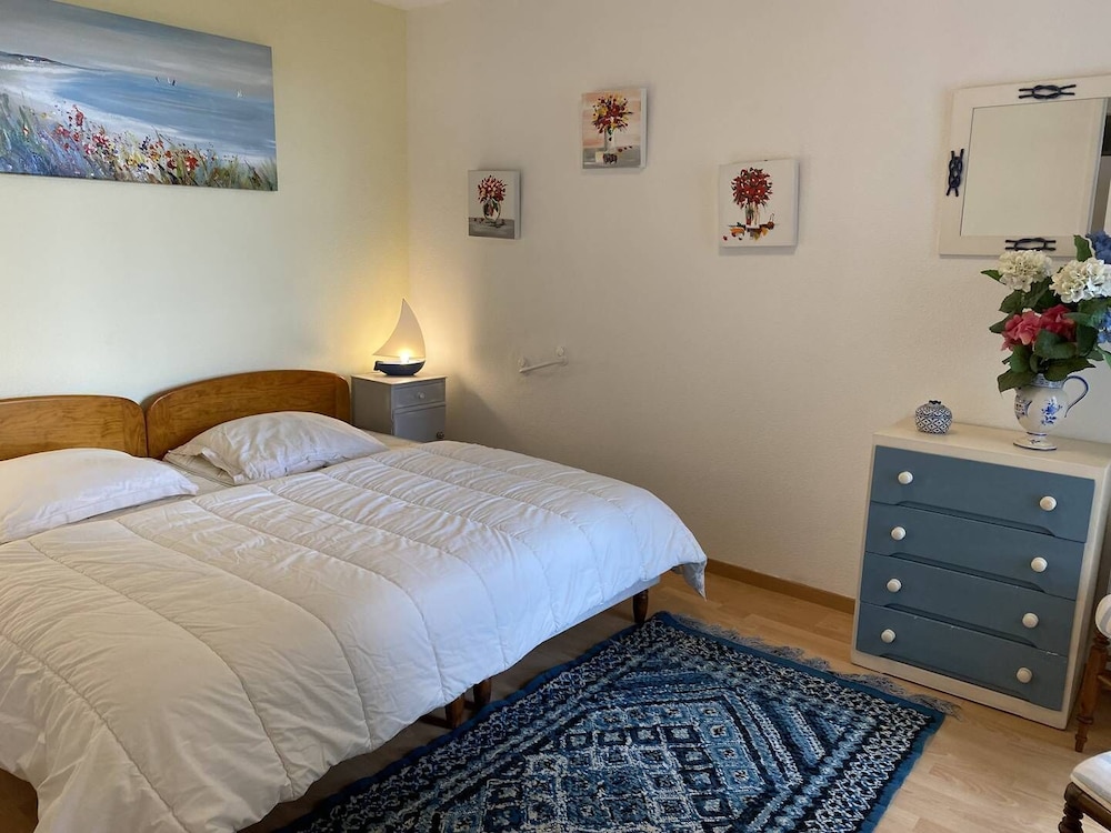 Appartement T2 vue mer Face à la Grande Plage, 4 Personnes - Saint-Cast ...