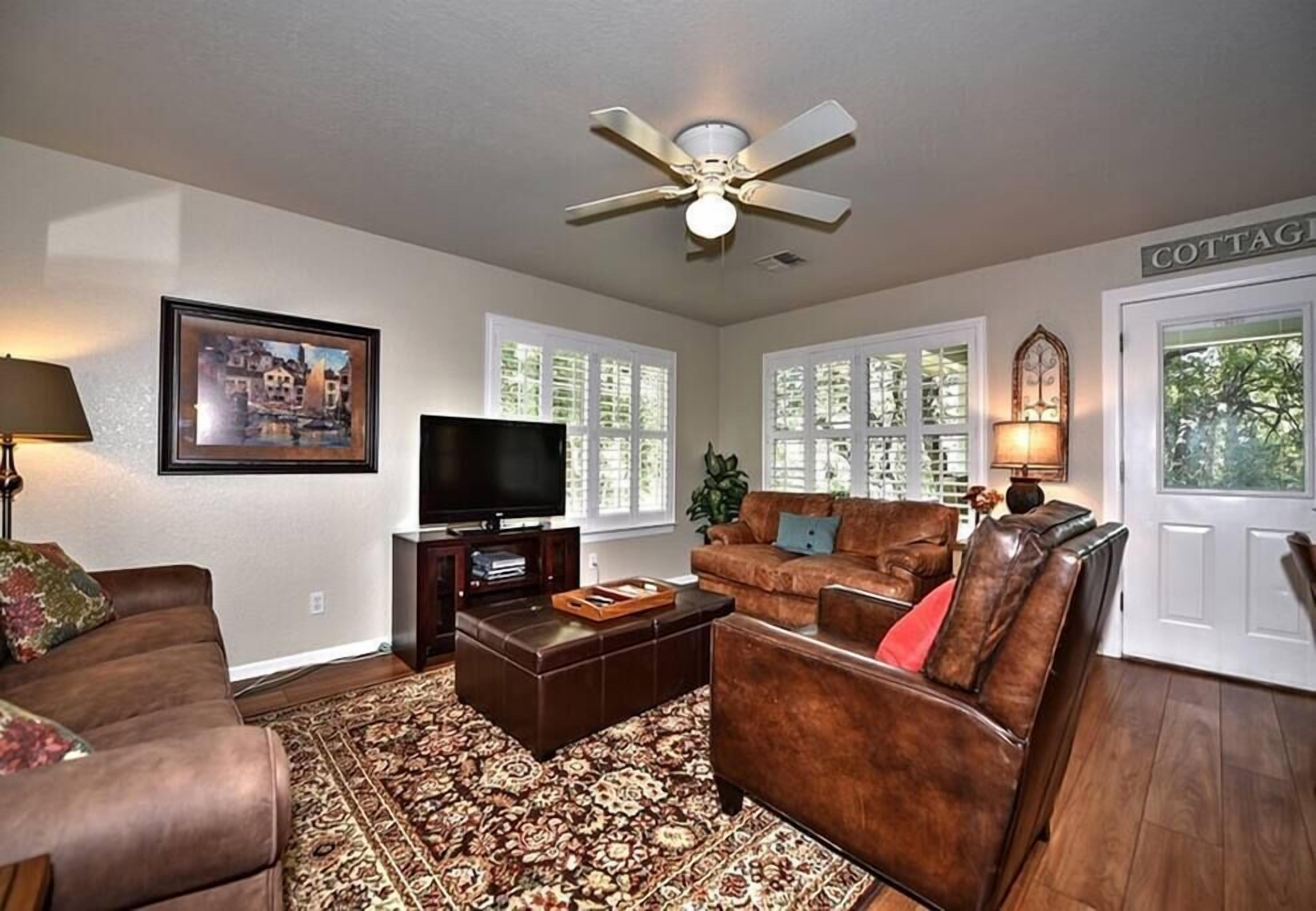 Comal River Access - Modern Cottage On The Comal  Walk To Everything! - New Braunfels, TX
