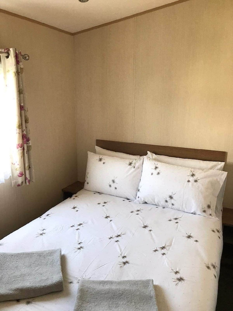 Homely 3 Bed (Sleeps 8) *Pet Free* @ Seal Bay Resort - West Wittering