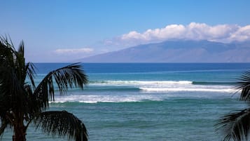 Villa, 2 quartos (Oceanfront, Sleeps 5 (VIR-508)) | Vista do quarto