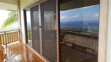 Quarto Executivo, vista para o mar | Terraço/pátio interior