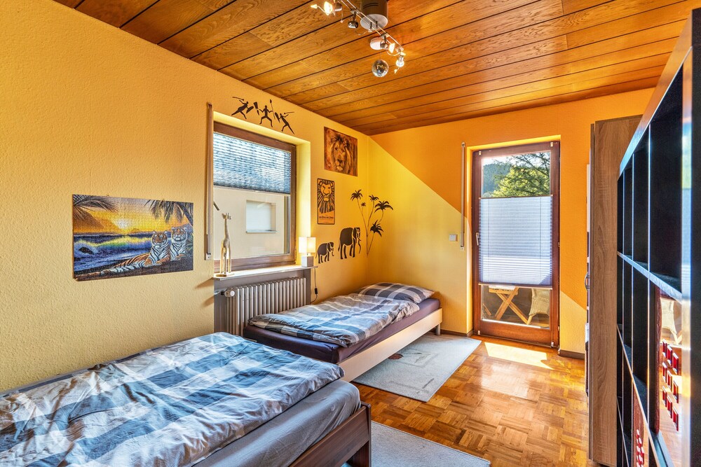 Ferienwohnung "Hirschturmblick" Mit Balkon Und Wlan - Steinach