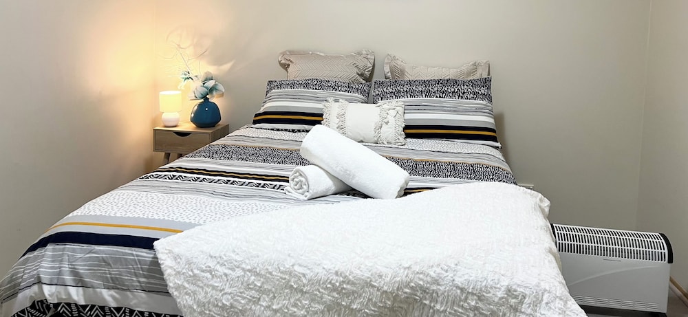 Private Unit underneath a family Home - Sydney | Vrbo