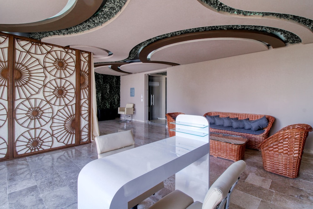 Tropical Studio With Modern Fixtures And A Balcony - Rooftop Pool And Gym Access - Paradise Beach