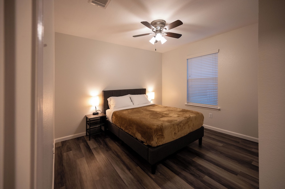 Spacious Home With Wifi/ac - Temple, TX