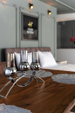 Quarto Duplo ou Twin Familiar | Lençóis de algodão egípcio, roupa de alta qualidade, cofre no quarto 