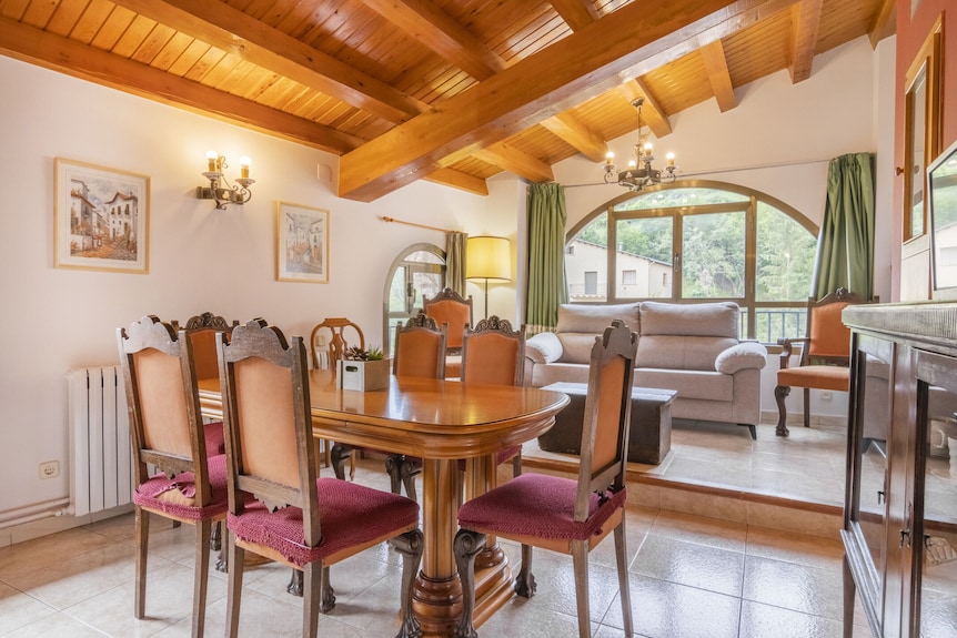 Apartamento Vacacional "Casa Batlle Ginebro" Con Vistas A La Montaña Y Wi-fi - El Pont de Suert