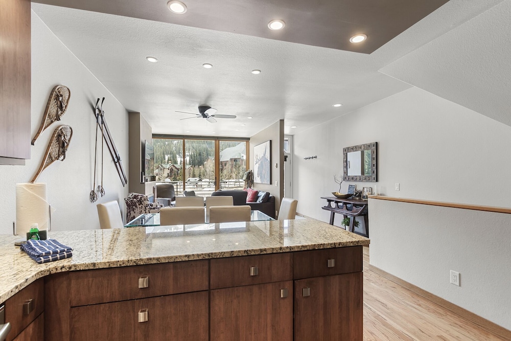 Modern 3BR Townhome, 100 Yards to the American Flyer Chair! - Copper ...