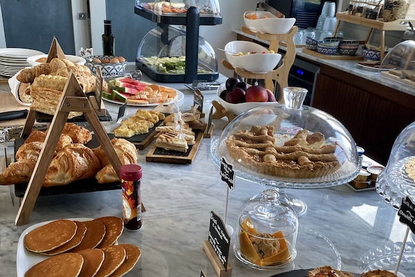 Buffet de pequeno-almoço