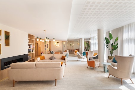Sala de estar do lobby. Zenao Appart'hôtels Montreuil