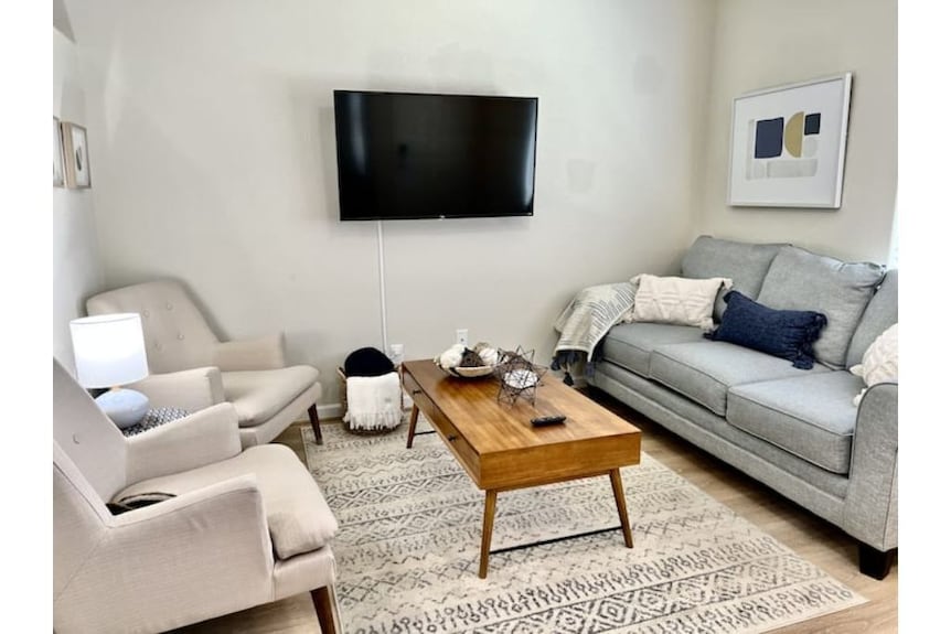 Off-the-diagonal 2-bedroom Townhome - Longmont, CO