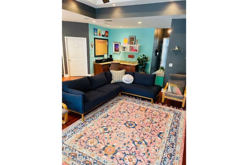 Cheerful 4 Bed, 3 Bath Home With Screened Pool - Winter Haven