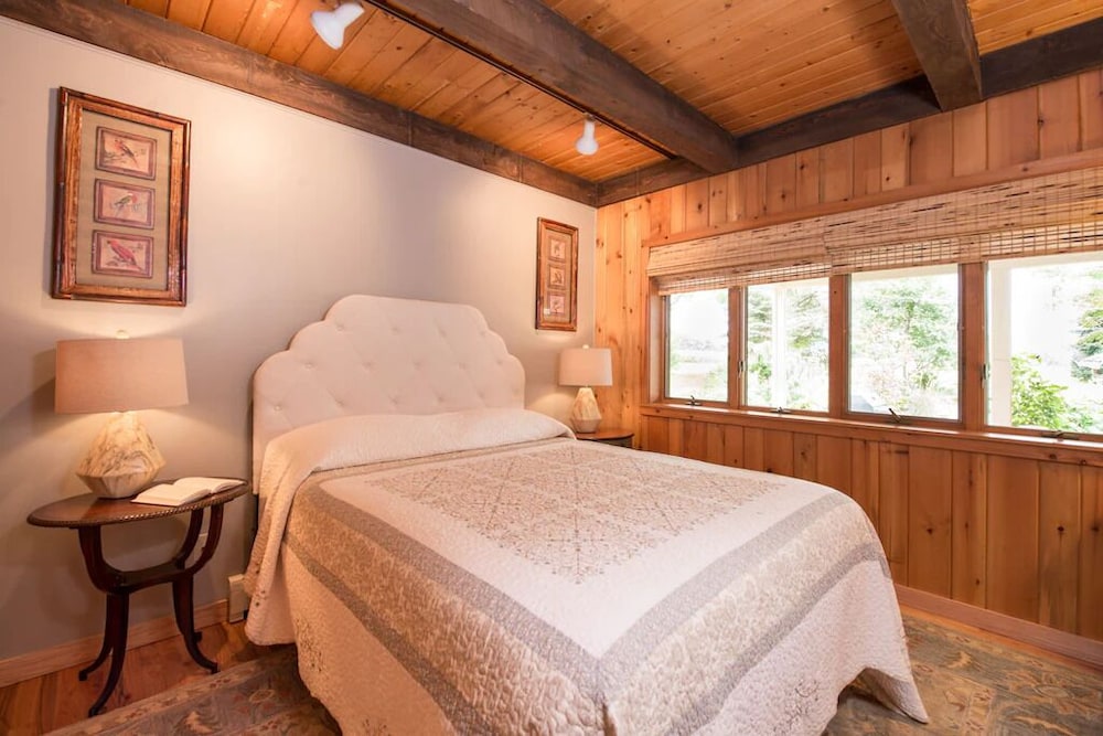 Private Country Home Near Wineries, 6 Bdrm, 4 ba, Hot Tub, Firepit ...