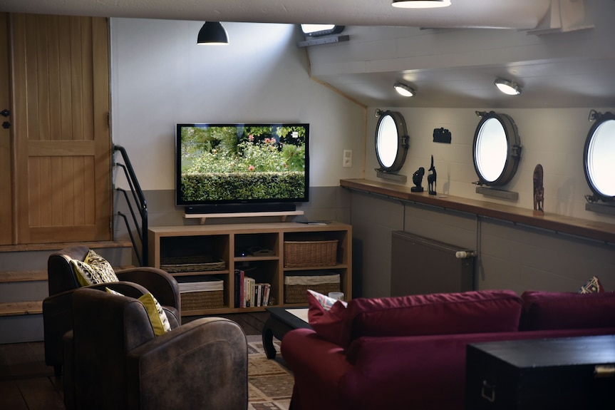 Atypical Accommodation On A Barge - Manage