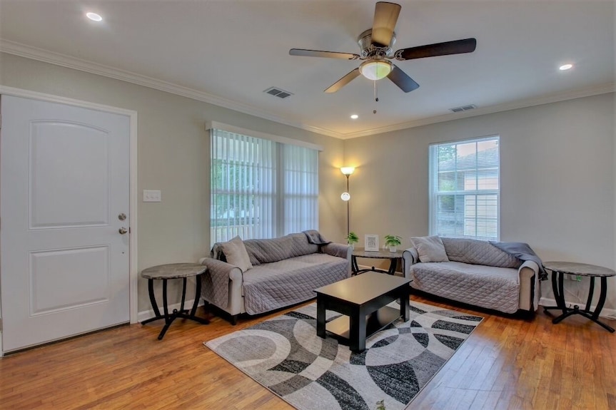 This Is A Professional Friendly Remodeled 3 Bd 2 Bth Home. - 小石城