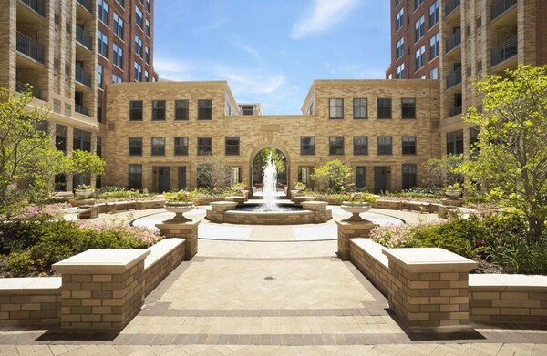 Walkable Alexandria Apts - The Highlands - Washington DC