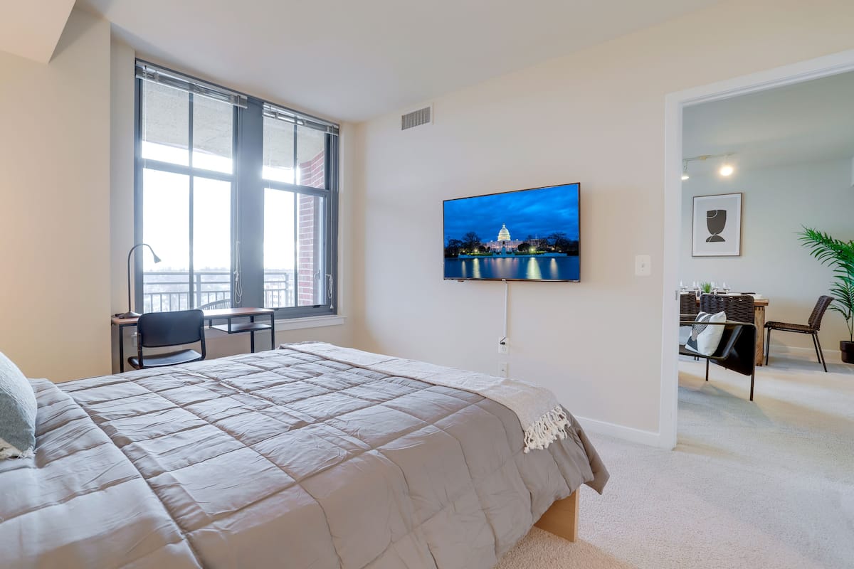 Apartamento conforto, 2 quartos, vista para a cidade | 2 quartos, roupas de cama premium, escrivaninha, cortinas blackout