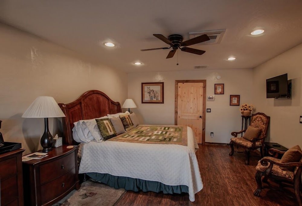 Charming Pine Getaway - Bgh Oak Suite - Pine, AZ