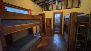 Roupas de cama premium, camas Select Comfort, quartos à prova de som