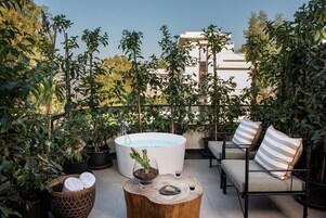 Quarto casal superior, banheira de imersão | Terraço/pátio