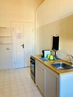 Estúdio | Frigobar, quartos à prova de som, Wi-Fi de cortesia, roupa de cama