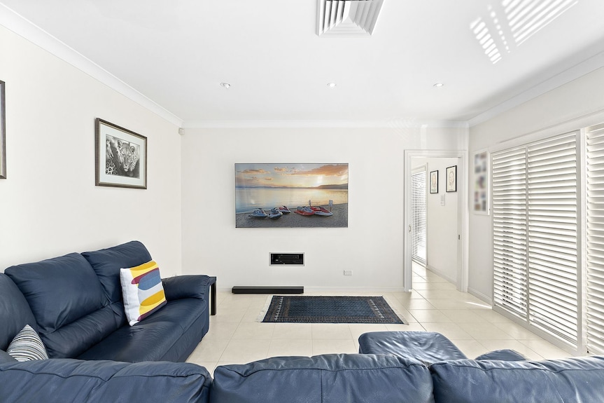 Space, Entertain And Relocate - Dural