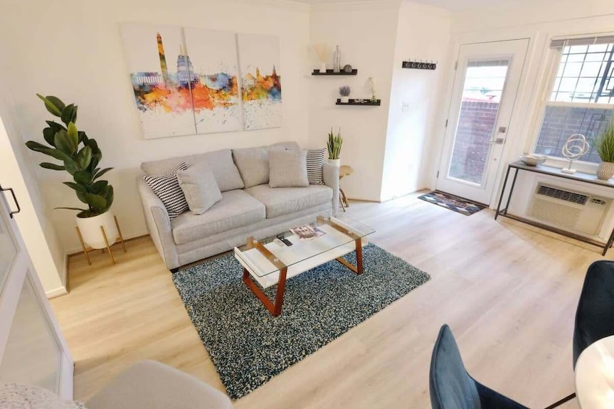 Four Reasons- Location, Food, Night Life, Comfort - Union Station Washington