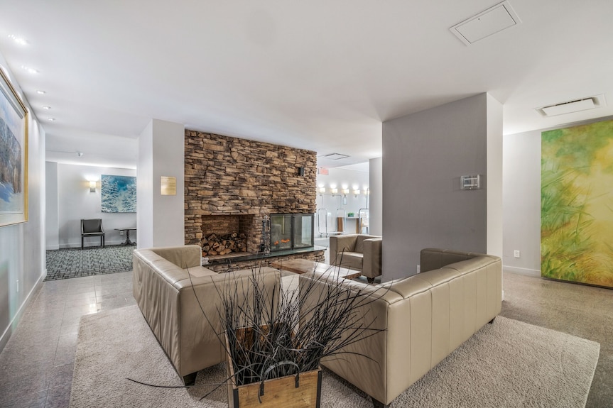 Initial | Ours | Mont-sainte-anne - ケベック