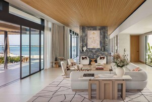Vila, piscina particular (One) | Fachada
