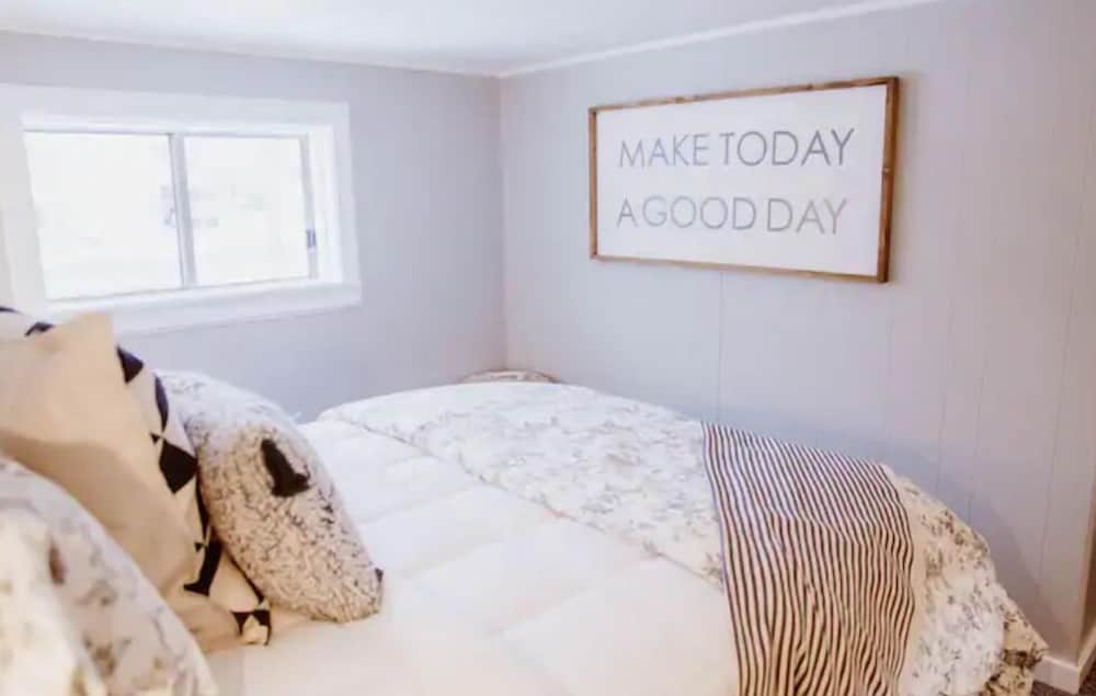 Updated Cozy Farmhouse - Utah