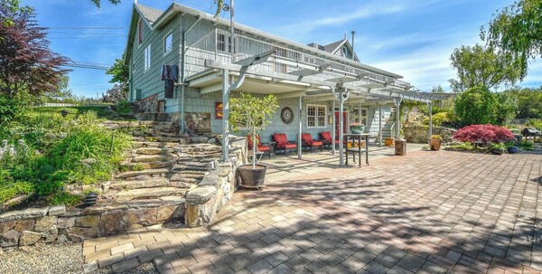 Blackbird Glen Bed And Breakfast - Kelowna