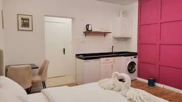 Quarto Duplo Deluxe | Wi-fi grátis, roupa de cama fornecida