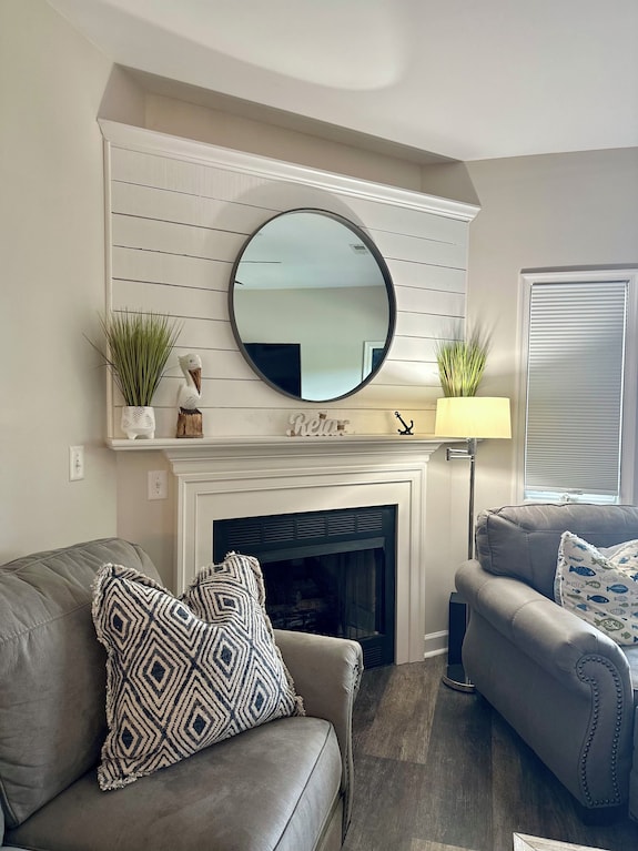 Gorgeous Waterfront 2 Bed 2 Bath Condo Full Amenities Mariners Landing Resort - Smith Mountain Lake, VA