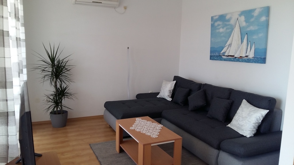Two Bedroom Apartment With Terrace Biograd Na Moru, Biograd (A-20756-a) - Biograd na Moru