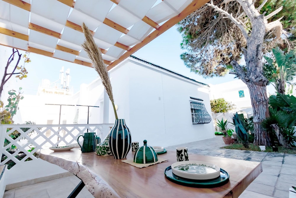 Villa Bord De Mer Piscine Chauff E Et Terrasse - Tunis