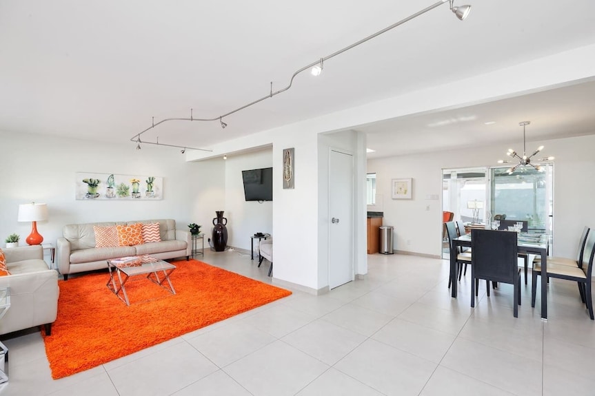 Perfect For Families! Pool/hot Tub/fire Pit/patio - Palm Springs, CA