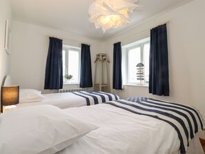 3 quartos, com decoração personalizada, com mobília individualizada 