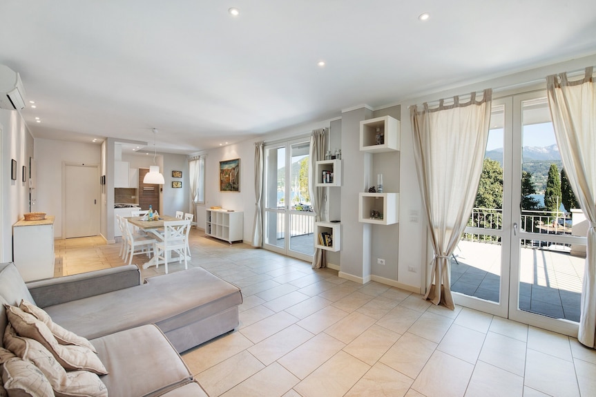 Apartment 'Gran Fausto Trilo' With Lake View, Wi-fi And Air Conditioning - Gardone Riviera