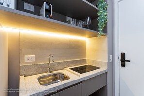 Duplex conforto | Cozinha privada | Frigobar, micro-ondas, máquina de café expresso