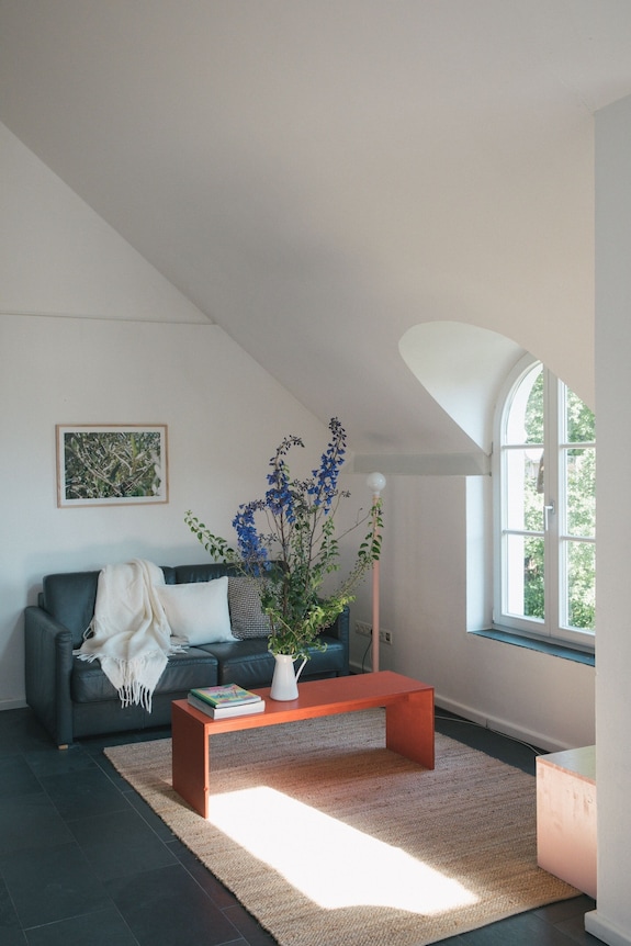 Remise Loft: Spacious Apartment With Balcony, Loggia Window And Water Access - Potsdam