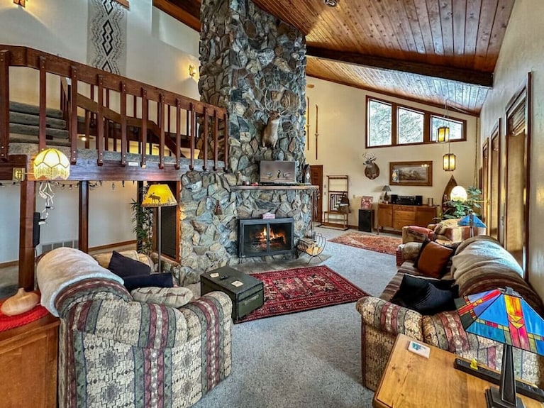 Beautiful Vintage Decorated Cabin With Hot Tub - Lake Cascade, ID