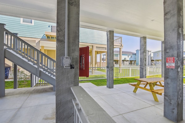 Sandy Cheeks Surfside By Ryson Vacation Rentals - Surfside Beach, TX