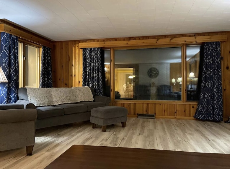 Creekside Cottage With Water Access, Large Lot With Campfires And Lots Of Charm - Pennsylvania