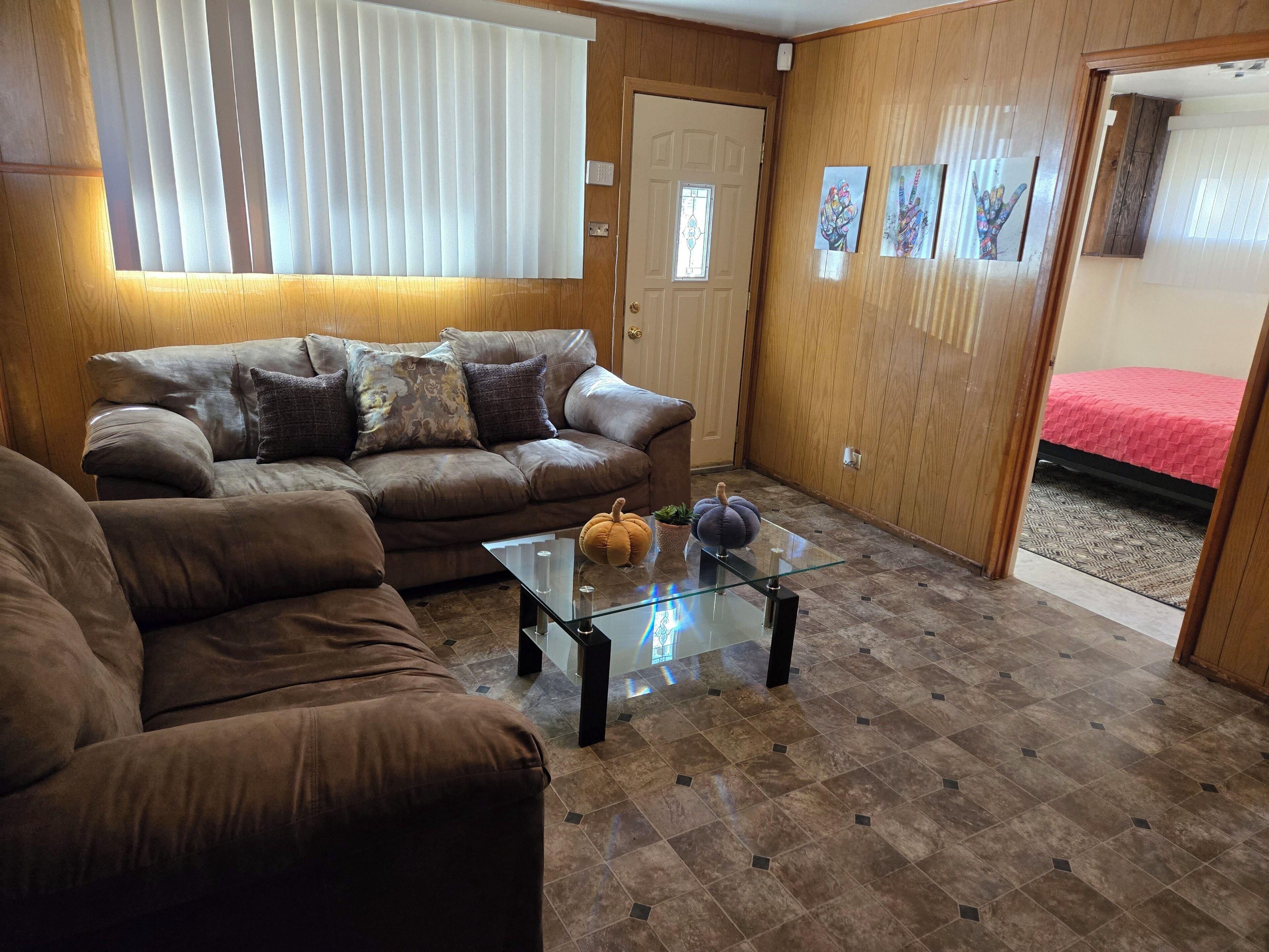 Monthly Specials! Cozy Home Away From Home - Hammond, IN