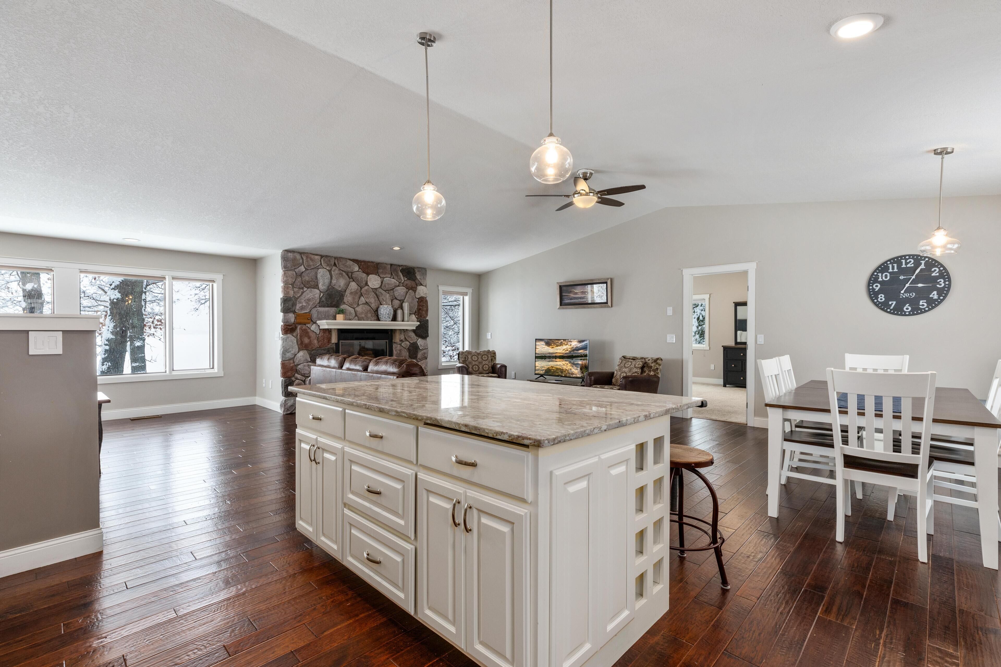 5 Bedroom Lake House W/private Swimming Area On Gull Lake - Deck W/amazing Views - Nisswa, MN