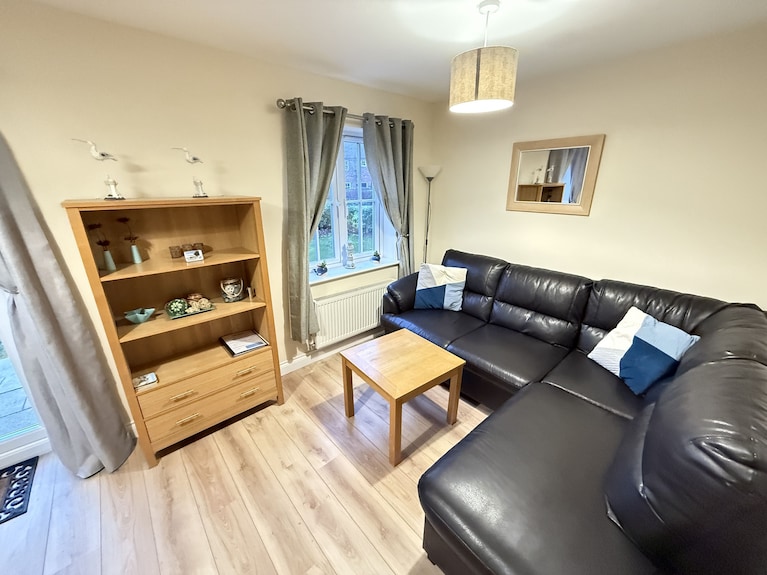 Stunning Coastal Cottage - Sleeping 5 In 2 Bedrooms - Pool And Beach Access Included. - North Yorkshire