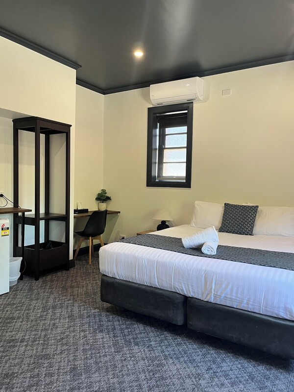 Romano's Hotel - Wagga Wagga
