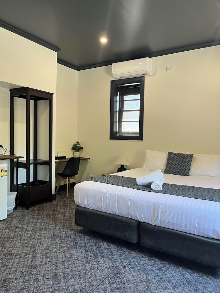 Romano's Hotel - Wagga Wagga