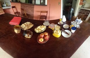 Café da manhã feito na hora grátis todos os dias