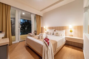 Estúdio Standard, 1 cama queen-size, vista para o pátio | Roupa de alta qualidade, secretária